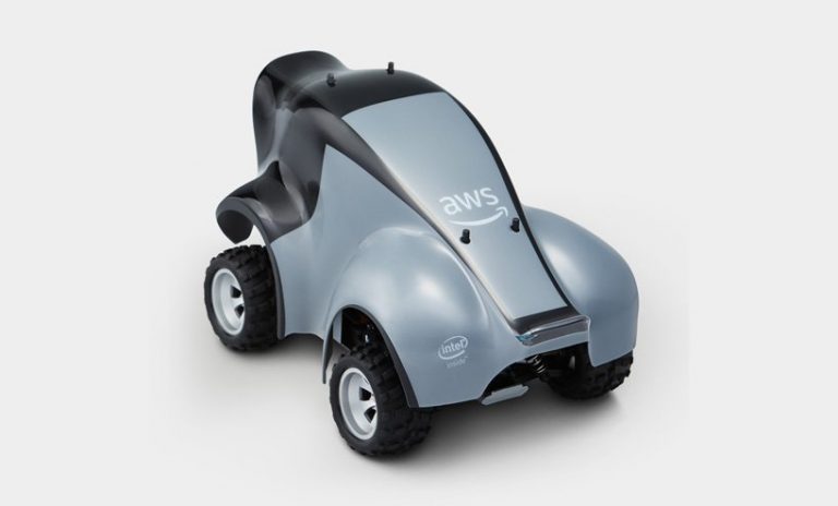 亚马逊 AWS Deepracer 深度学习机器人